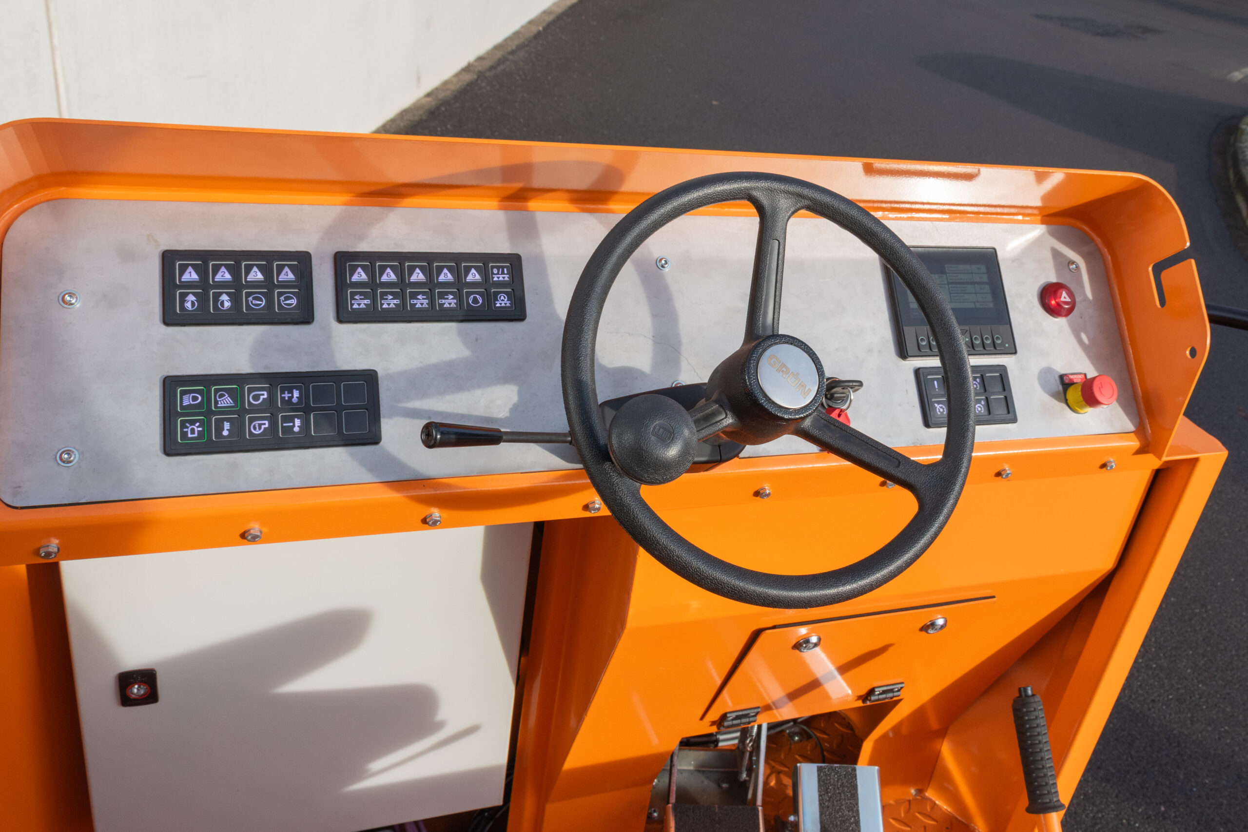 Selbstfahrende Elektro - Bitumenspritzmaschine und BSM 600-3R FK - Grün ...